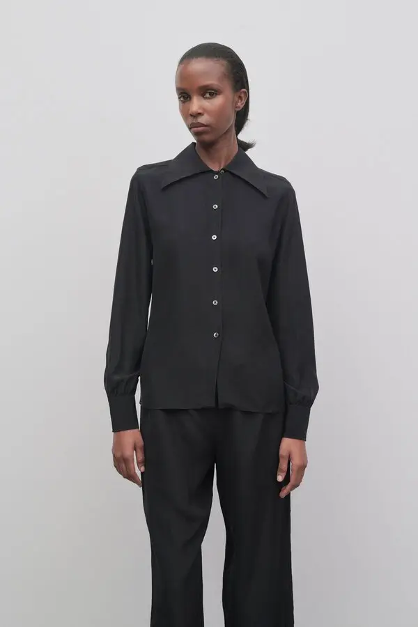 THE ROW Oversized Pointed Collar Button-down Shirt
