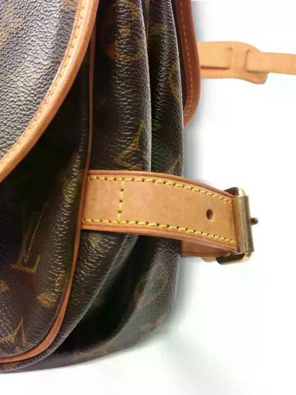 LOUIS VUITTON Saumur 30 Shoulder Bag