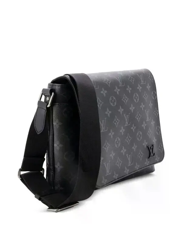 LOUIS VUITTON District Messenger Bag - Black