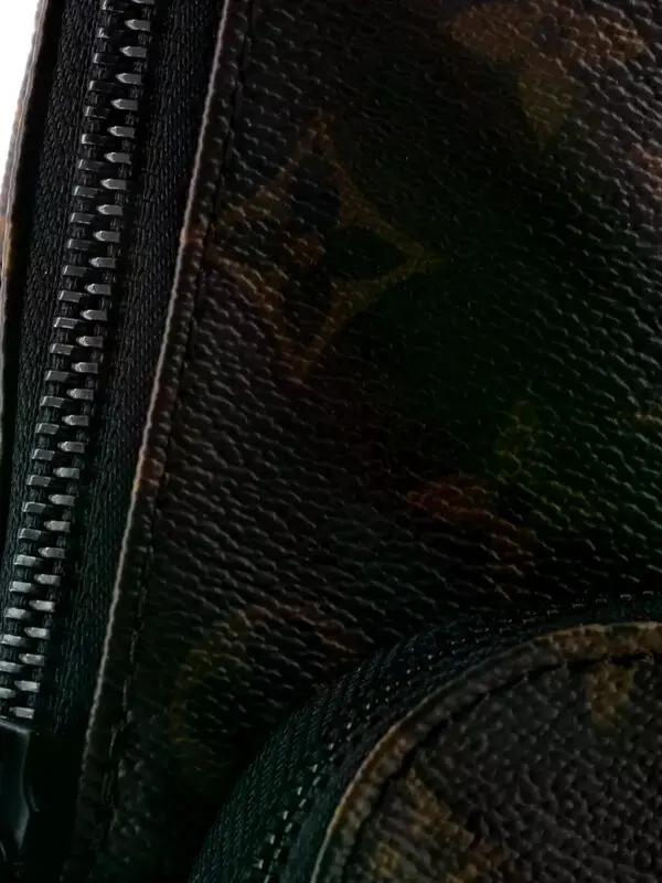LOUIS VUITTON Avenue Sling Bag Monogram Canvas