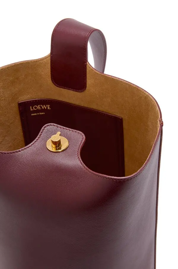 Loewe Medium Pebble Bucket Bag - Red