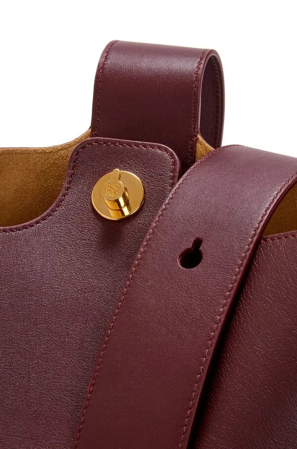 Loewe Medium Pebble Bucket Bag - Red
