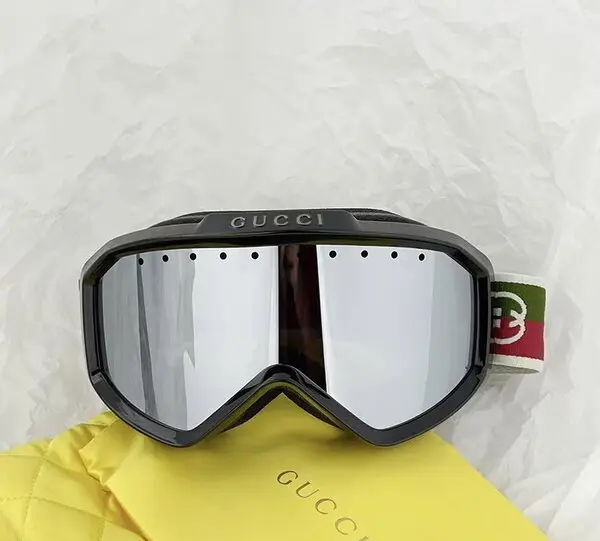 Gucci Oversized Frame Ski Goggles