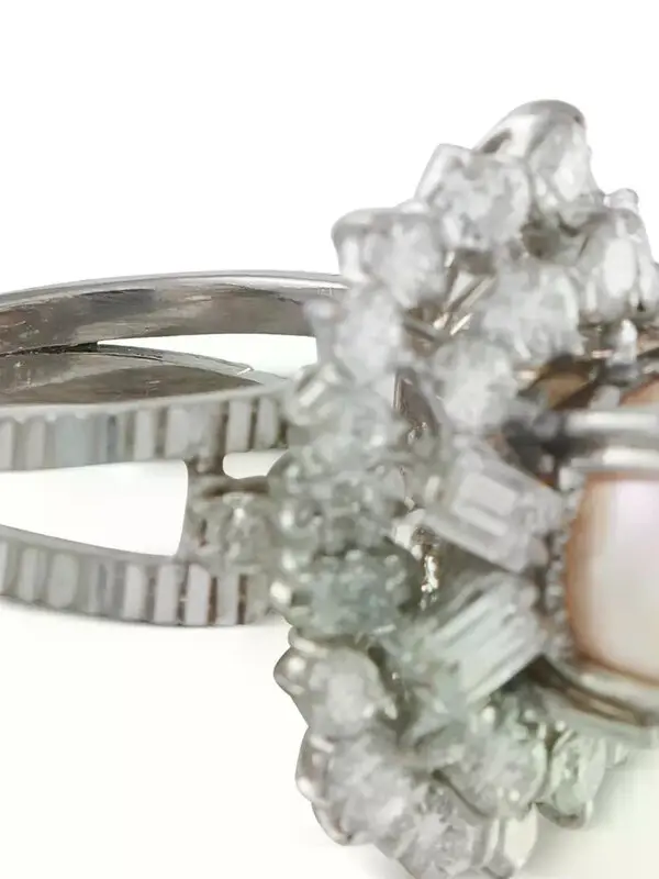 LB EXCLUSIVE Platinum Pearl And Diamond Ring