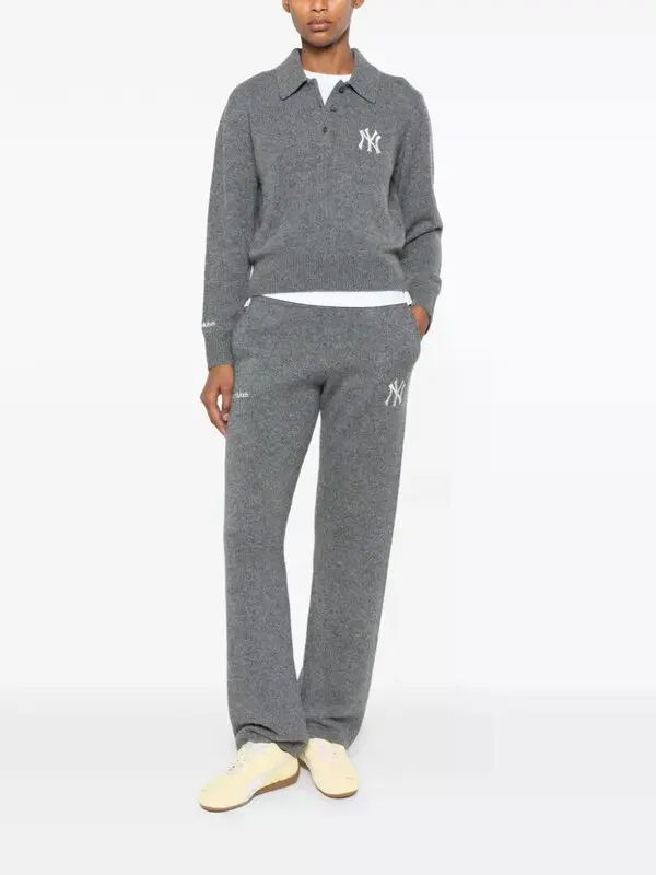 SPORTY & RICH Heritage Yankees Serif Trousers Dark - Grey