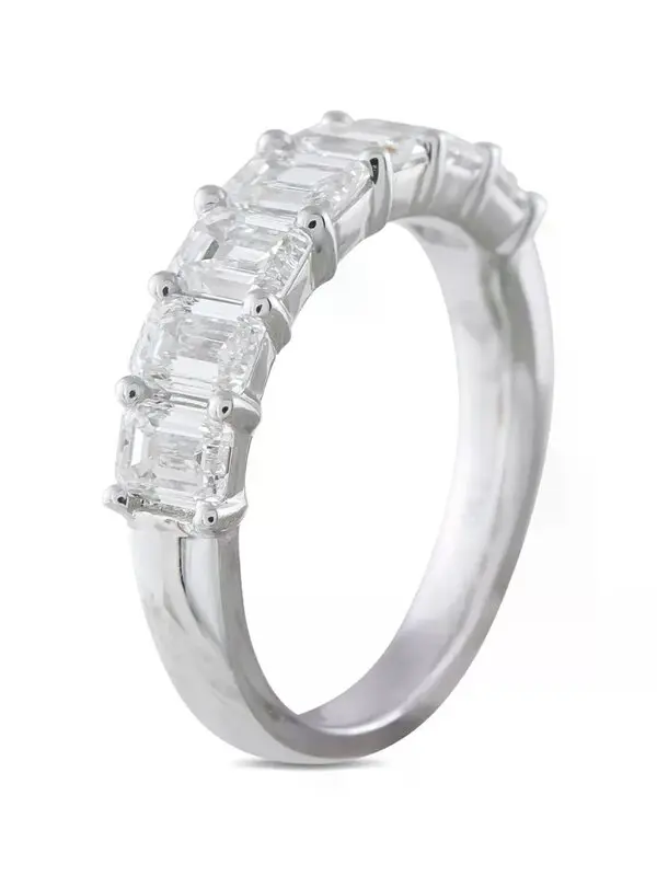 LB EXCLUSIVE 2.25 Carat Emerald-cut Diamond Ring - Silver