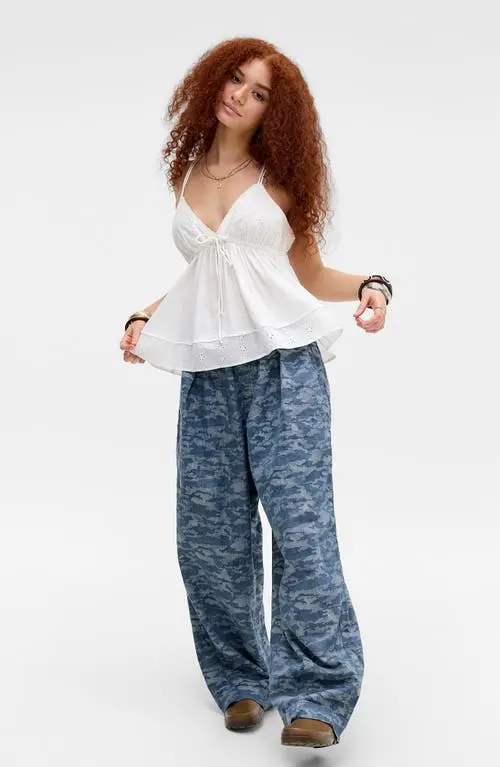 BDG URBAN OUTFITTERS Izzy Babydoll Top - White