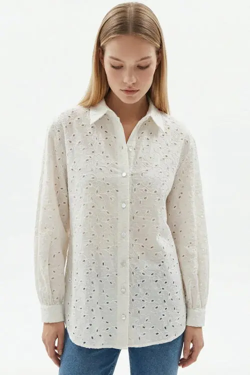 EXQUISE Marlee Broderie Anglaise Shirt - Ecru