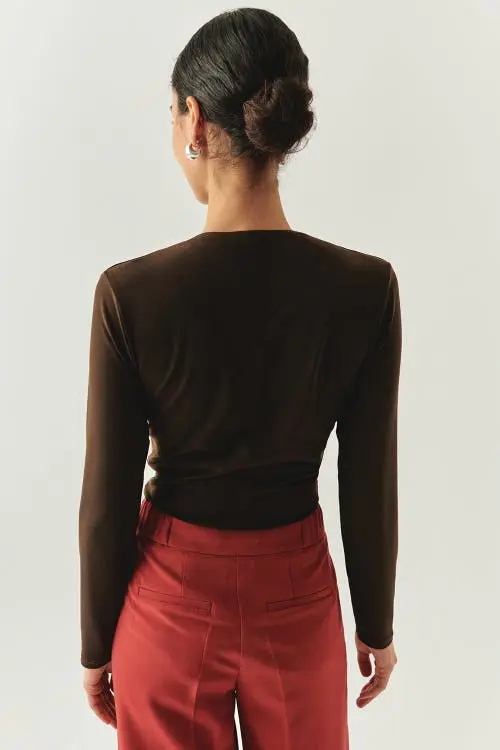 EXQUISE Meilani Long Sleeve V-neck Bodysuit