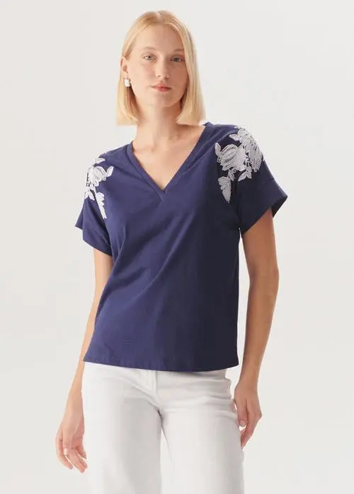 EXQUISE Haven Sleek Embellished T-shirt - Navy Blue