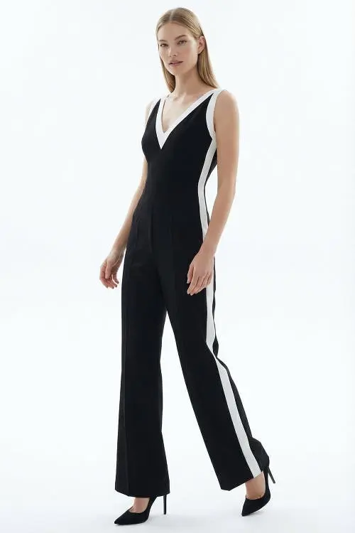 EXQUISE V-neck Sleeveless Jumpsuit With White Stripes