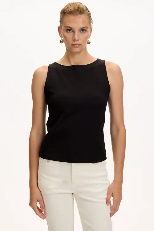 EXQUISE Sleeveless Boat Neck Knit Blouse