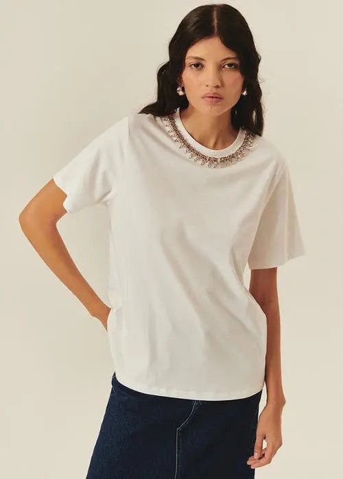 EXQUISE Sunny Crystal Embellished Crew Neck Knit T - White