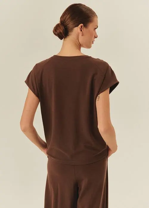 EXQUISE Oaklyn Embellished V-neck T-shirt