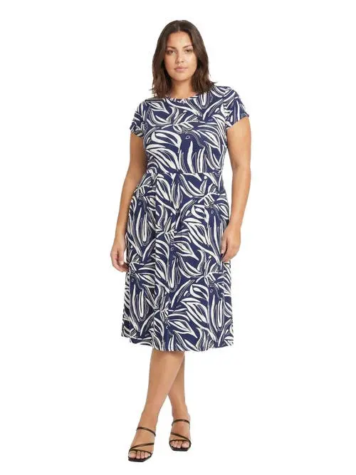 24SEVEN COMFORT APPAREL Curvy Essential Abstract Print Short Sleeve Boat Neck Pleated Pocket Fit & Flare Midi Dress - Navy Multi