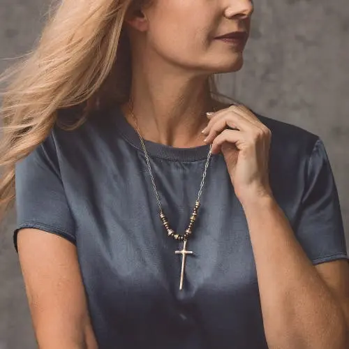 COLLECTION 1304 Grounded Cross Necklace With Pearls And Beads