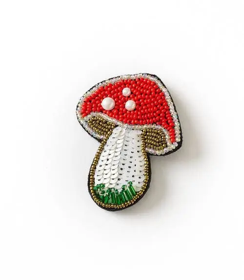 MATR BOOMIE Beaded Mushroom Brooch Pin - Red