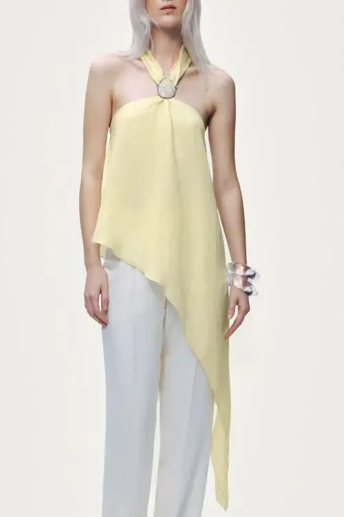 NOCTURNE Sleeveless Halter Blouse