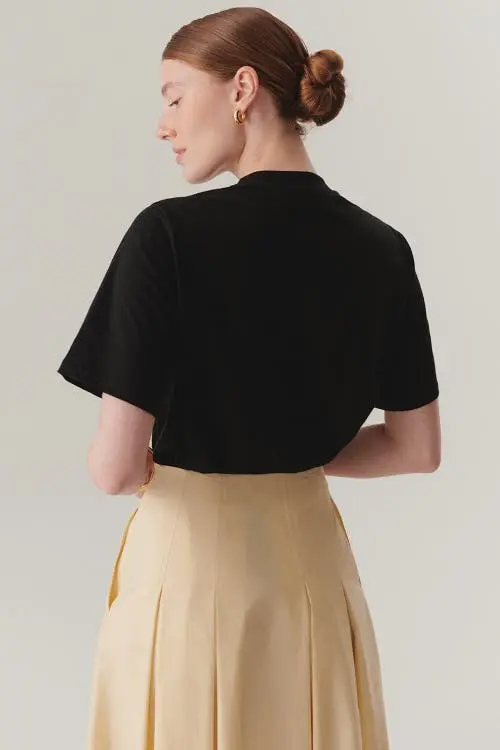 EXQUISE Leilani Embellished T-shirt - Black