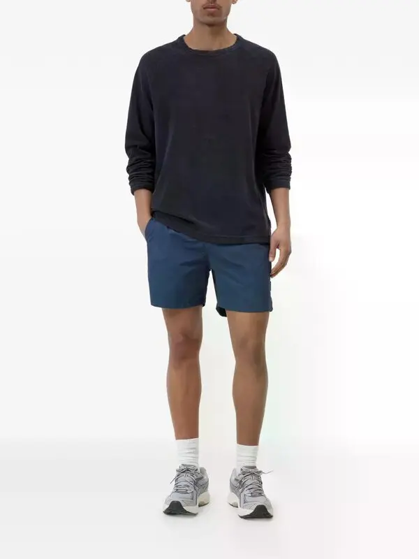 Closed Raglan-sleeved T-shirt