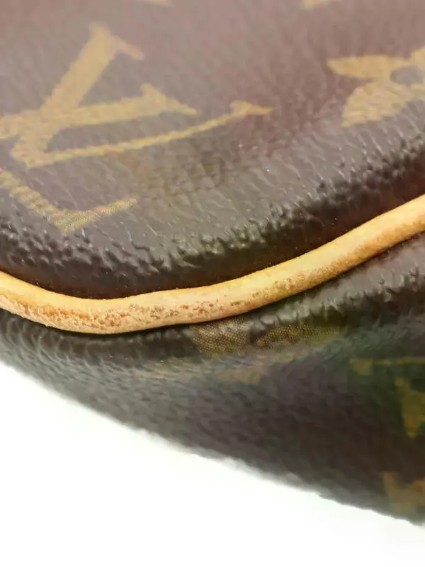 LOUIS VUITTON Batignolles Horizontal Tote Bag