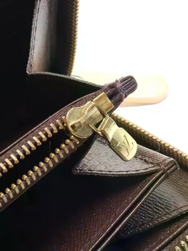 LOUIS VUITTON 2017 Damier Ebene Zippy Wallet