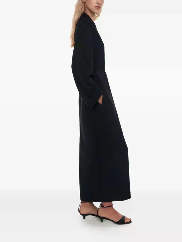 12 STOREEZ Daphne Maxi Dress