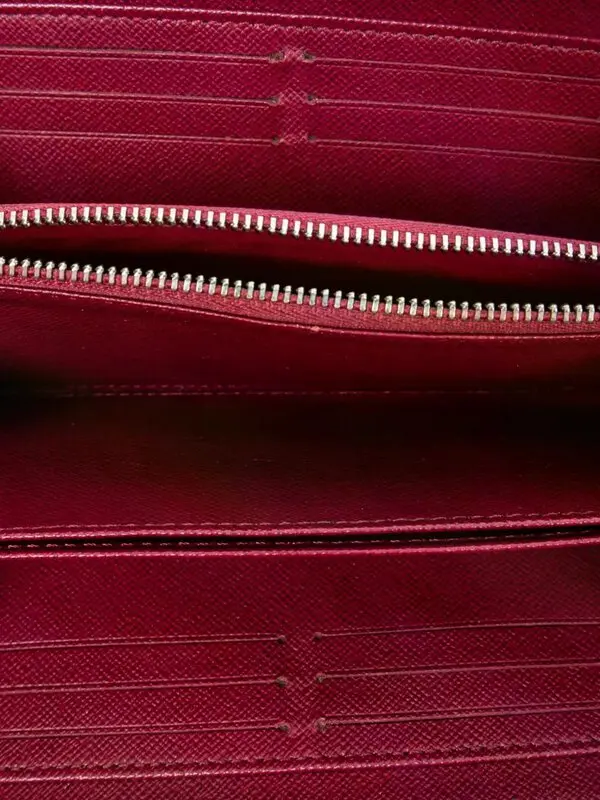 LOUIS VUITTON Zippy Wallet
