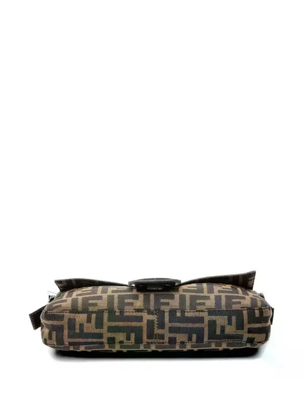 Fendi Baguette Logo-plaque Shoulder Bag