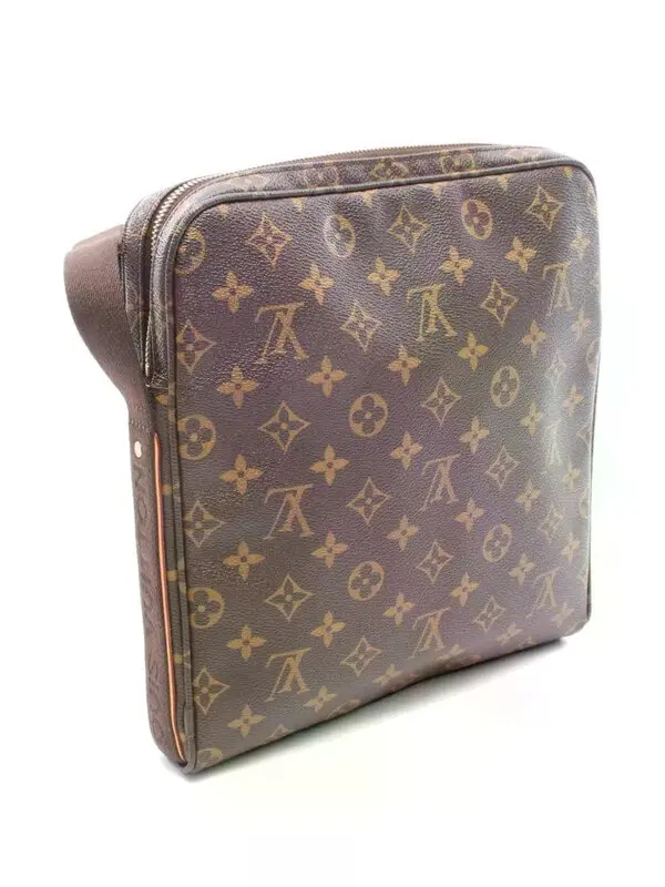 LOUIS VUITTON Monogram Trotteur Beaubourg Shoulder Bag