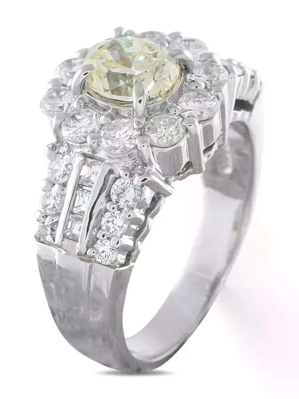 LB EXCLUSIVE Platinum Round-cut Diamond Halo Ring