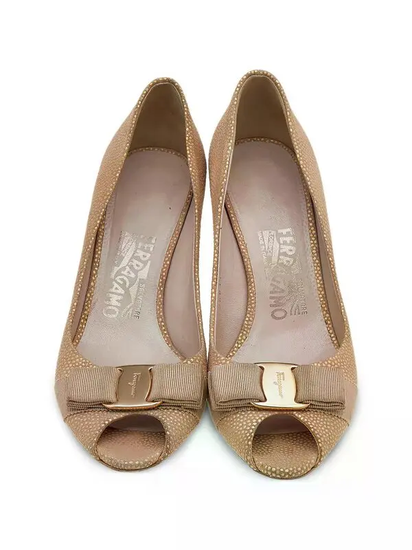 FERRAGAMO Vara Pumps