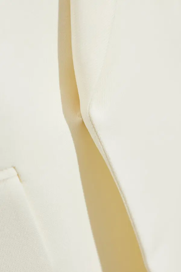 Victoria Beckham Double-breasted Blazer With Double Back Vent - Cream