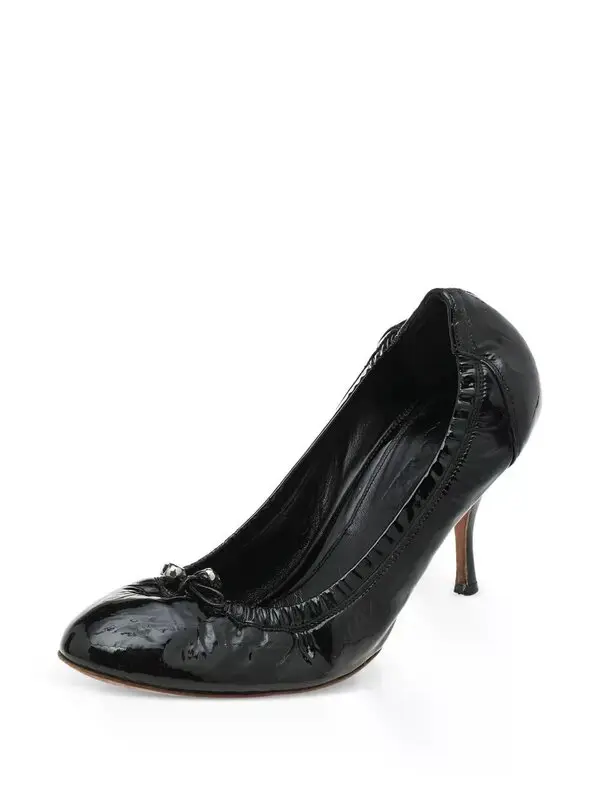 Alexander McQueen Patent Leather Pumps With Skull Charm