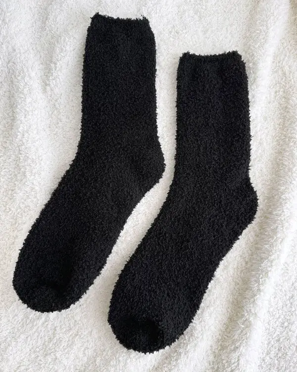 Splendid Bia Fuzzy Yarn Crew Socks - Black