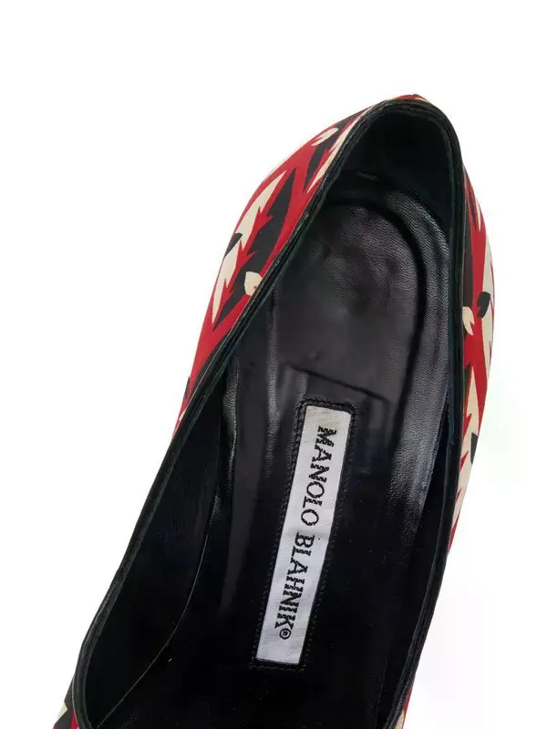 Manolo Blahnik Graphic Print Peep-toe Pumps