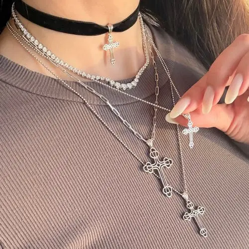LENI JAMES Mini Billie Cross Necklace In Sterling