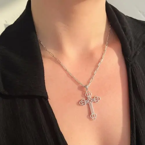 LENI JAMES Maxi Billie Cross Necklace In Sterling