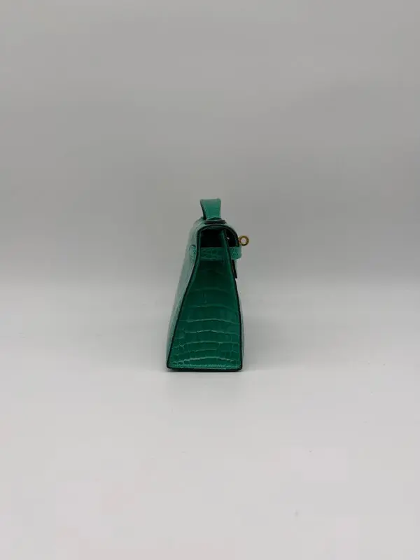 Hermès Kelly Shiny Alligator With Gold Hardware