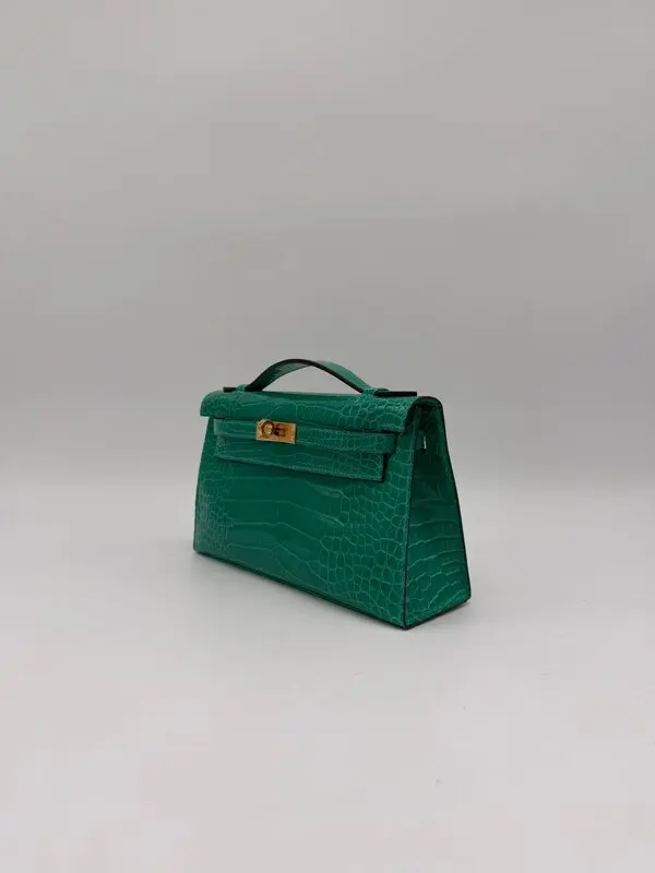 Hermès Kelly Shiny Alligator With Gold Hardware
