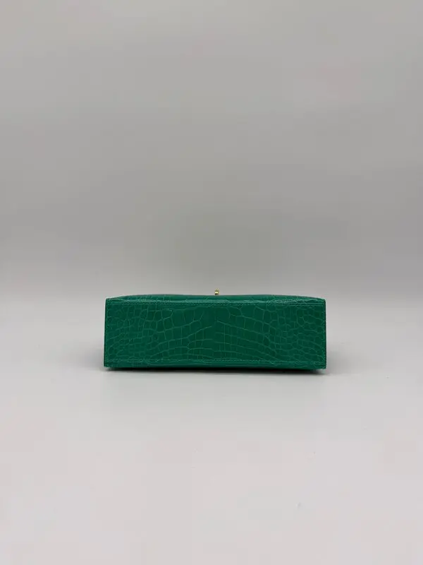 Hermès Kelly Shiny Alligator With Gold Hardware