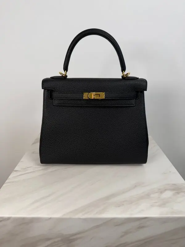 Hermès Kelly 25 Togo Leather Handbag - Black