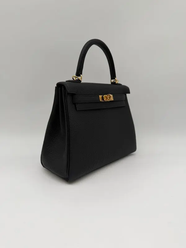 Hermès Kelly 25 Togo Leather Handbag - Black