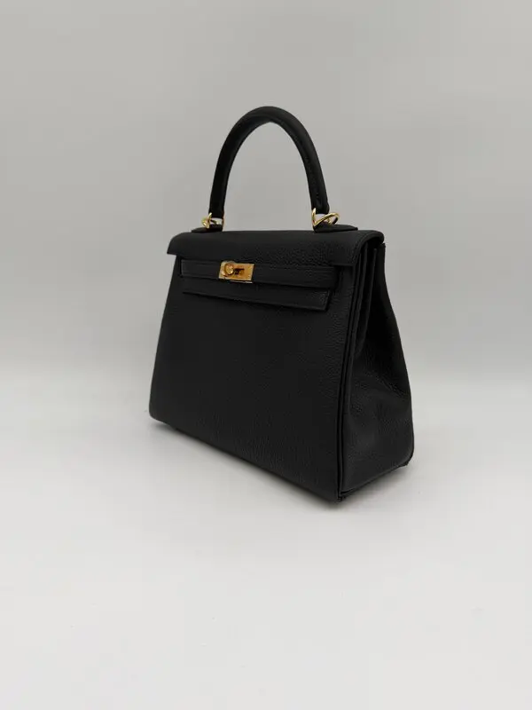 Hermès Kelly 25 Togo Leather Handbag - Black