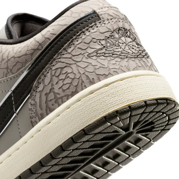 JORDAN 1 Low Se Sneakers - White