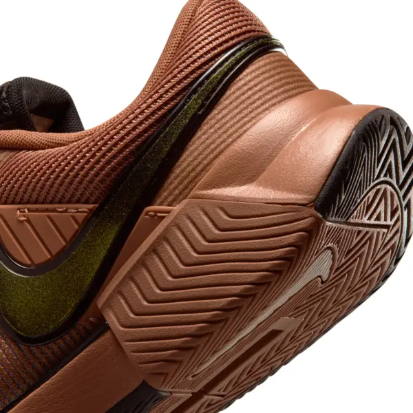 Nike Gp Challenge 1.5 Hard Court Tennis Shoes - Brown