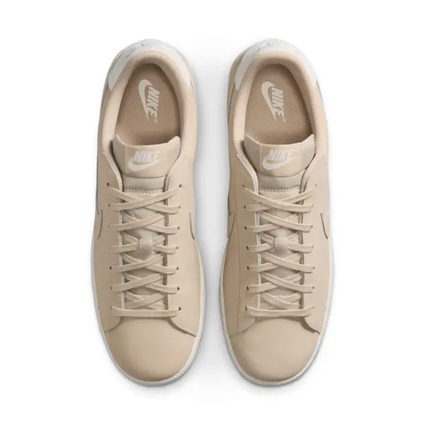 Nike Classic Low Top Sneakers