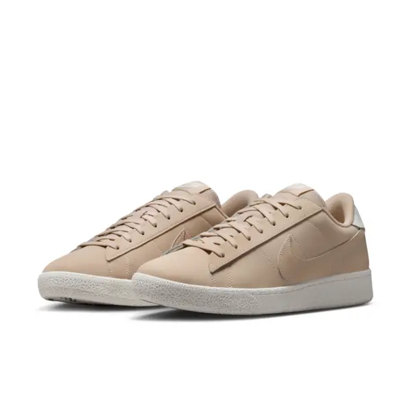 Nike Classic Low Top Sneakers