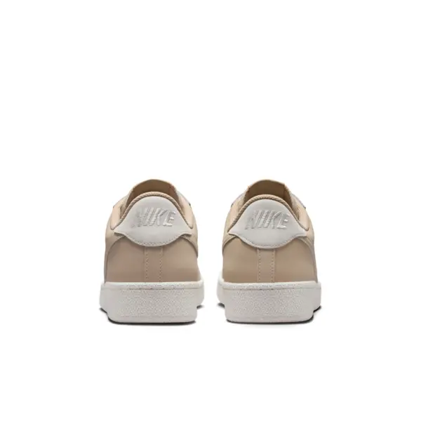 Nike Classic Low Top Sneakers