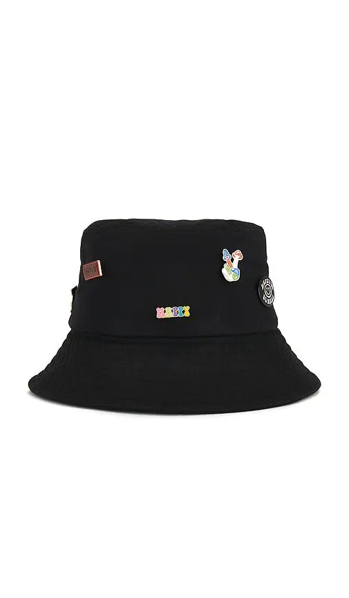 HAPPY CAPS Pin Bucket Hat